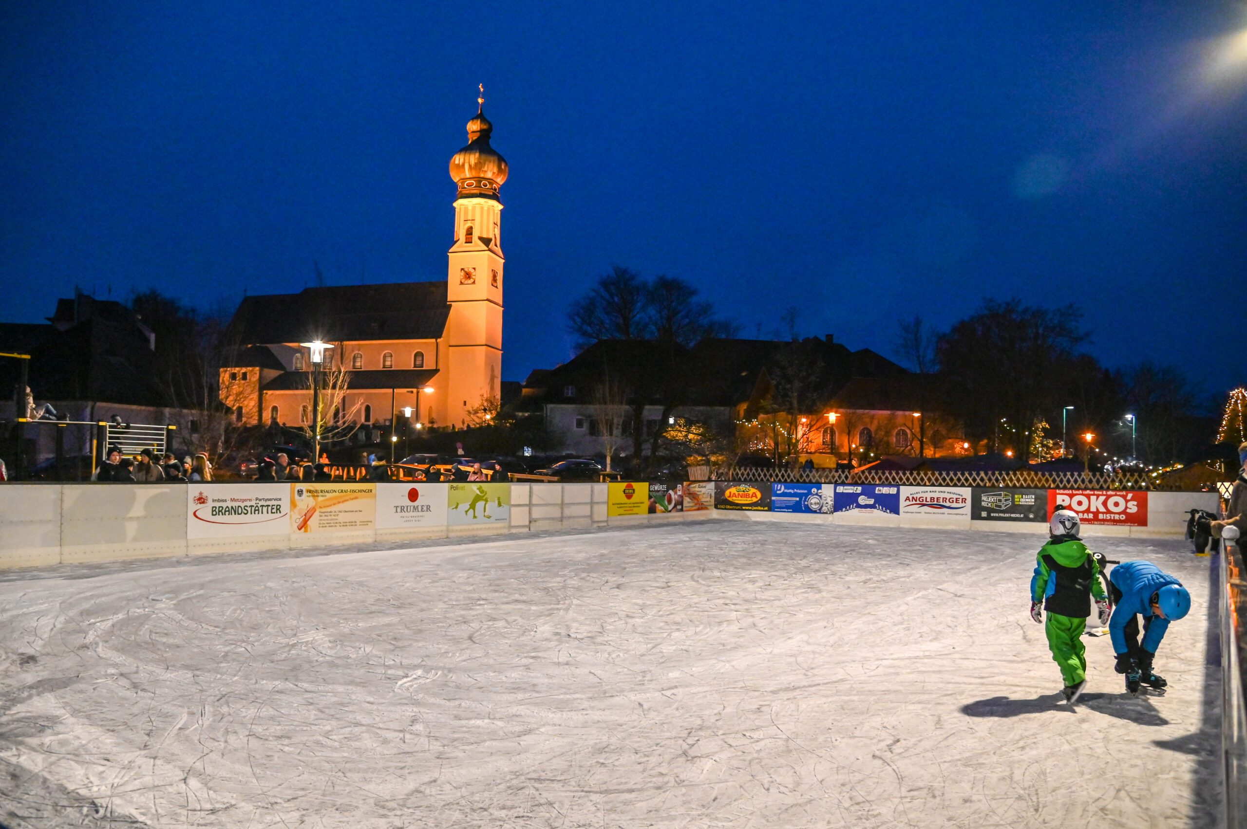 Eislaufplatz in Obertrum am See - Salzburger Seenland
