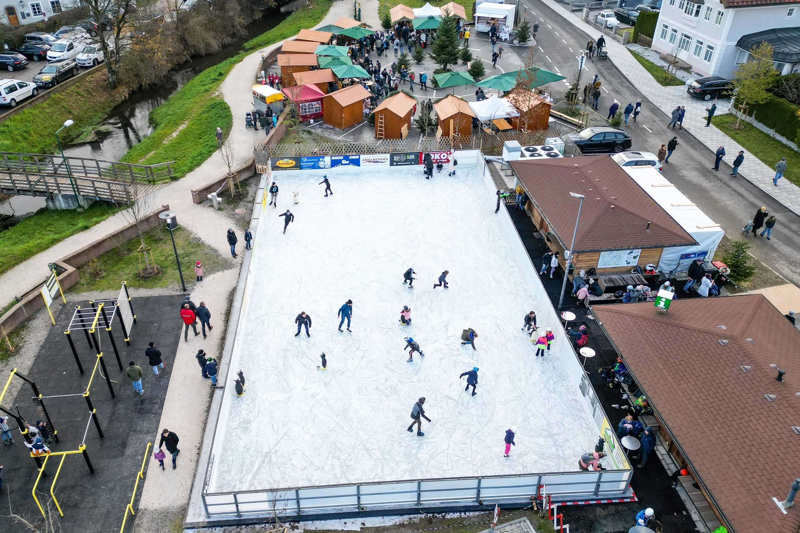 Eislaufplatz in Obertrum am See - Salzburger Seenland